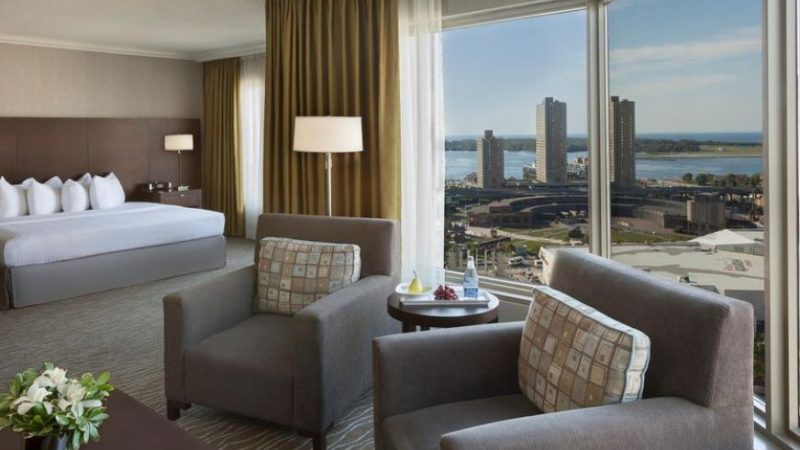 32 Romantic Hotels with Jacuzzi in room in Toronto ️ 2026