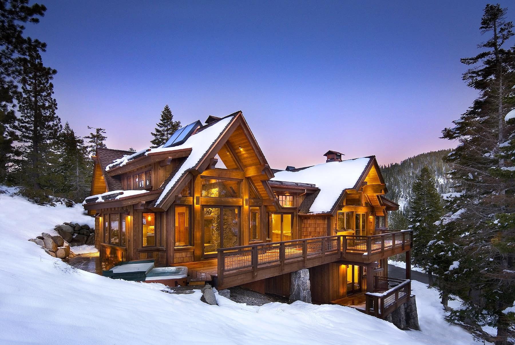 10 Best Winter retreats with in-room hot tub near ski areas