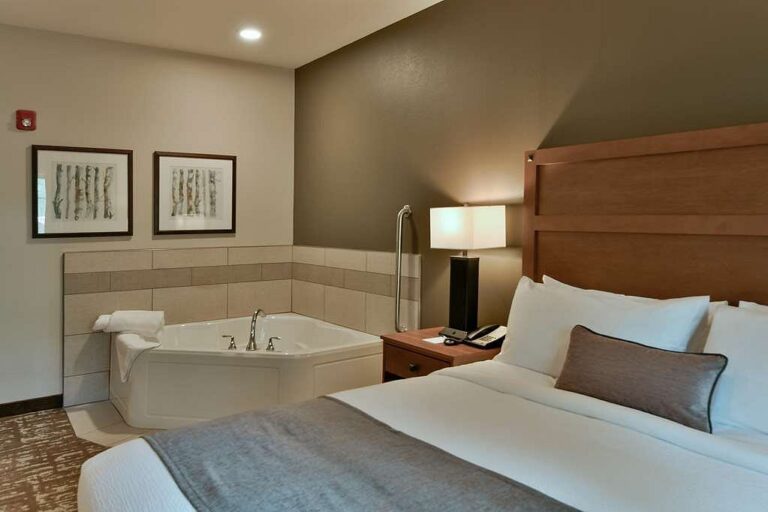 THE BEST Oregon Hotels with Jacuzzi in Room (2026 Edition)
