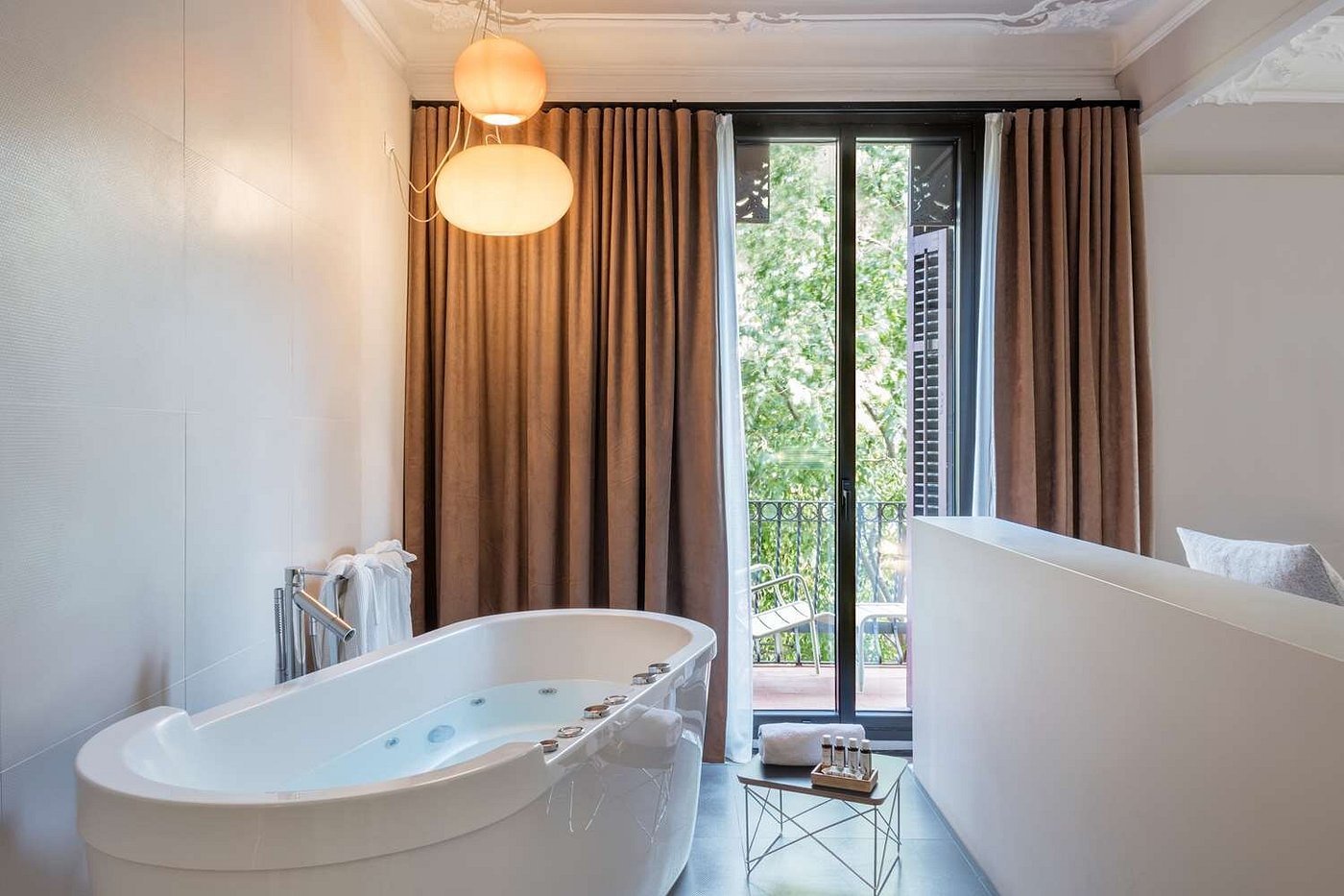 60 Hoteles en Barcelona con Jacuzzi en la Habitación ️ 2026