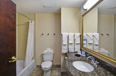 16 Luxurious Hotels in Corpus Christi with Jacuzzi in Room