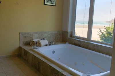 The Best Oregon Coast Hotels with Jacuzzi in Room ️2023